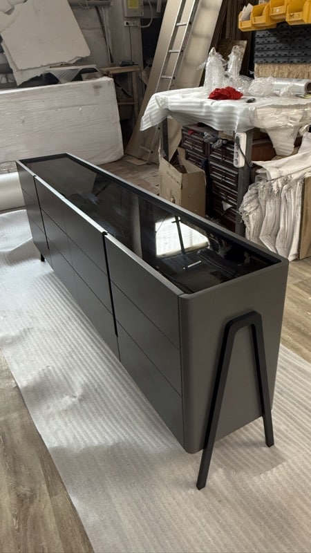 Длинная тумба под ТВ Amadeo в современном стиле купить в магазине BADIKO